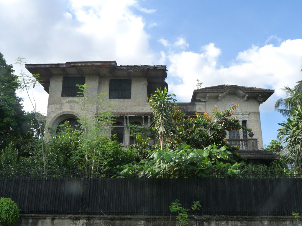 The residences of New Manila | The Urban Roamer