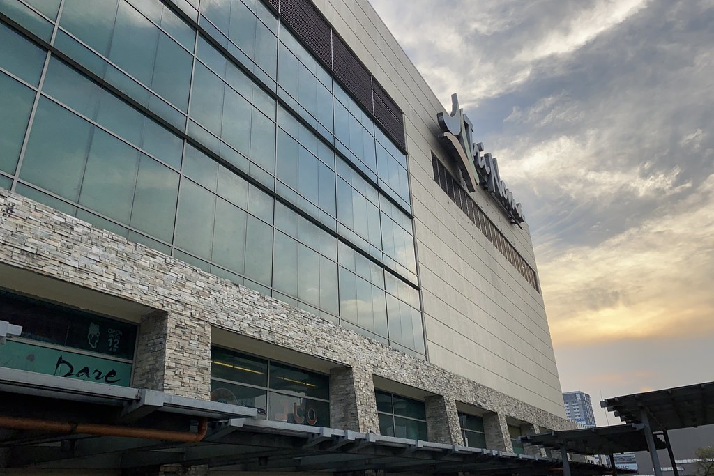 Trinoma Mall Logo Crocs Opens Its First Ever New Concept Store In